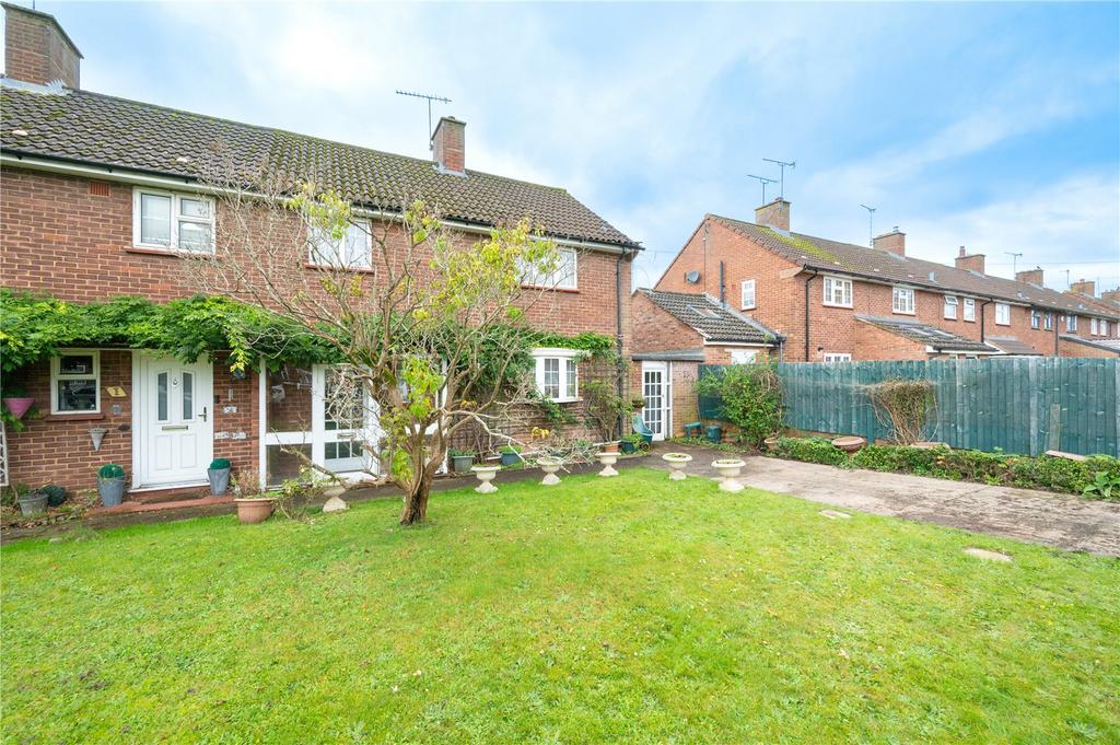 Manor Road, London Colney, St.... 3 bed semi-detached house - £500,000