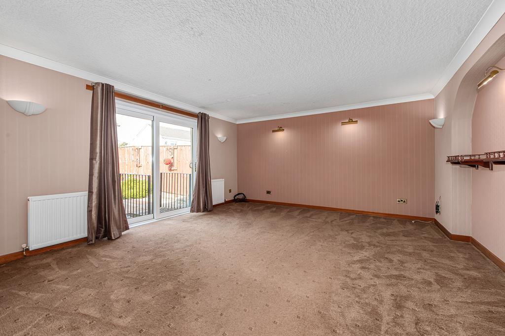 Torwood Avenue, Larbert FK5 4 bed semi-detached house for sale - £270,000