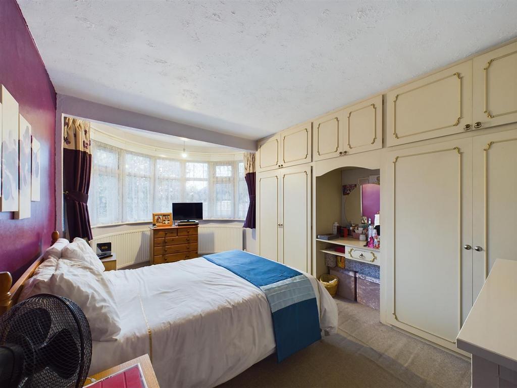 Victoria Road Ruislip Ha4 4 Bed End Of Terrace House For Sale £600 000