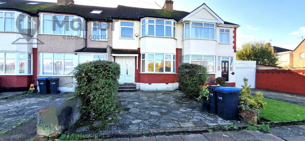 Holmesdale, Waltham Cross, EN8 8RA 4 bed terraced house - £2,300 pcm (£ ...