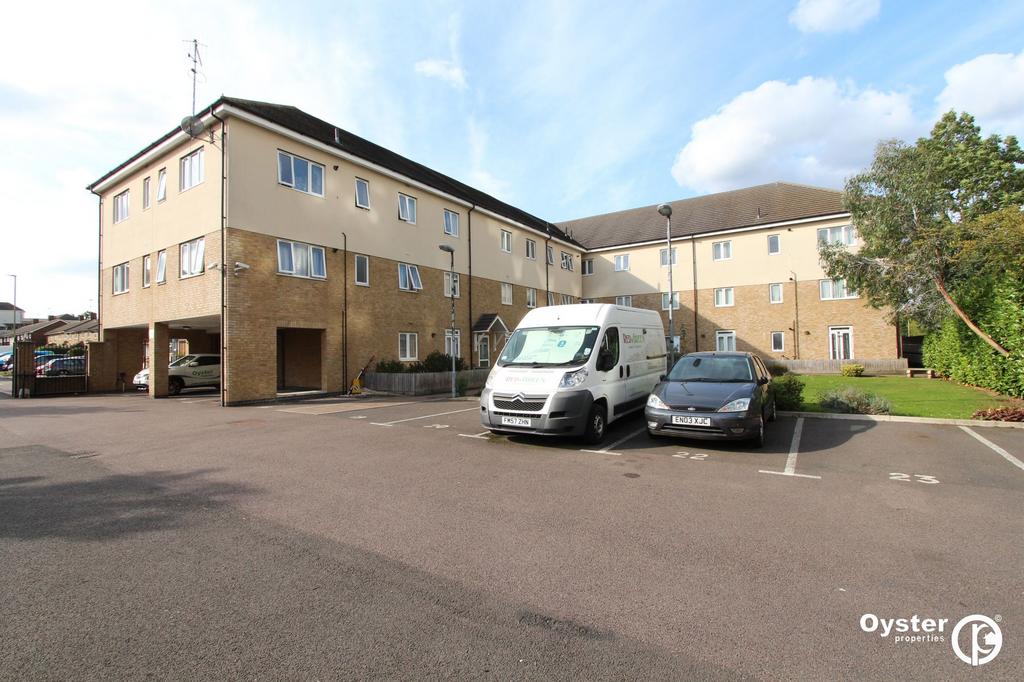 Harvest End, Watford, WD25 2 bed flat - £1,400 pcm (£323 pw)