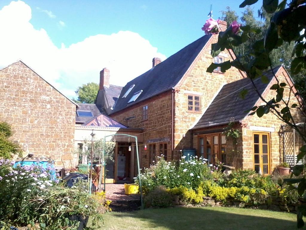 The Green, Banbury OX17 3 bed barn conversion - £400,000