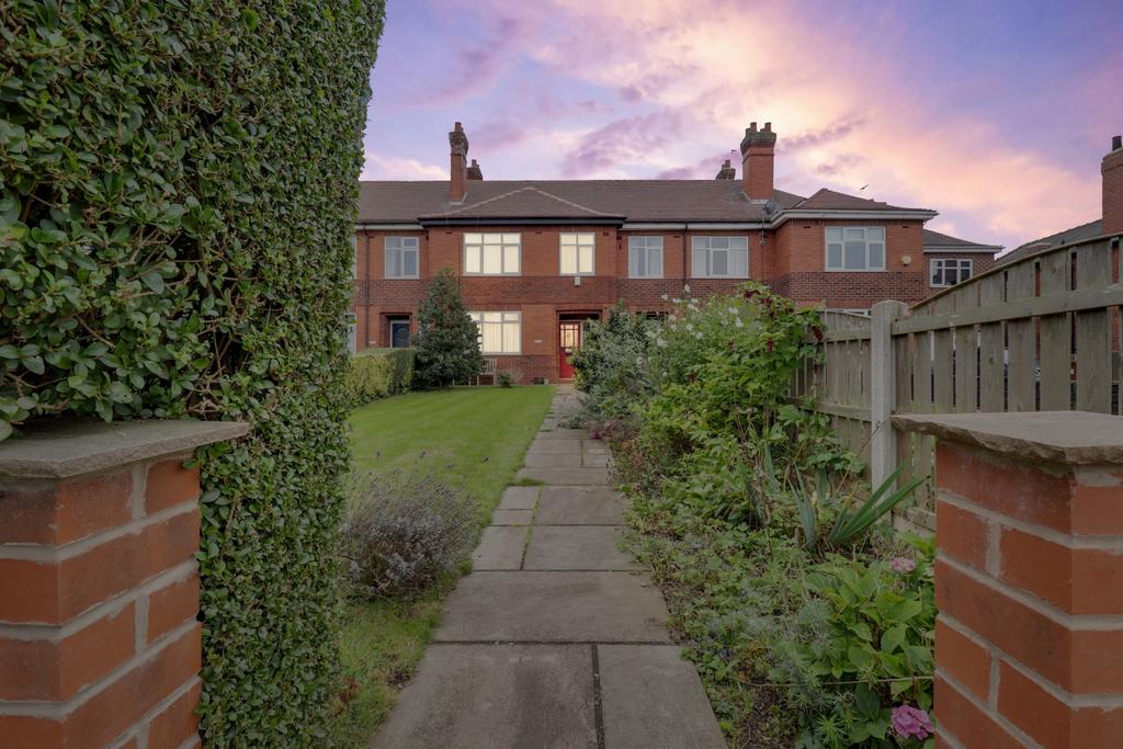 Hardwick Road, Pontefract, West... 3 bed terraced house - £260,000