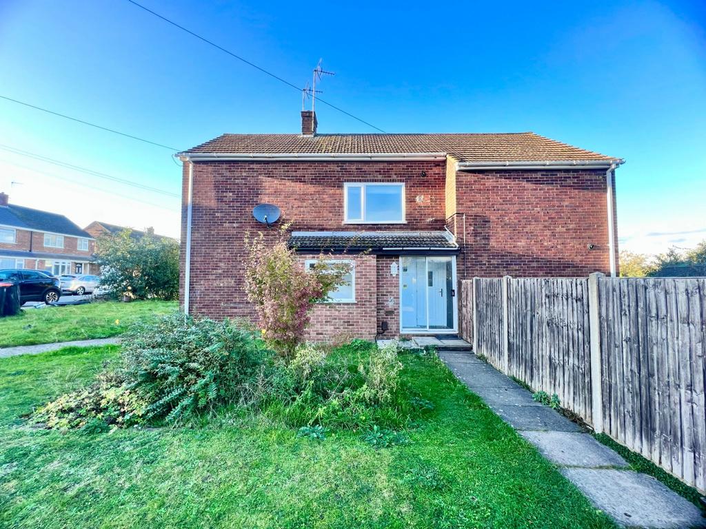 Dunstable LU5 2 bed maisonette to rent - £1,250 pcm (£288 pw)