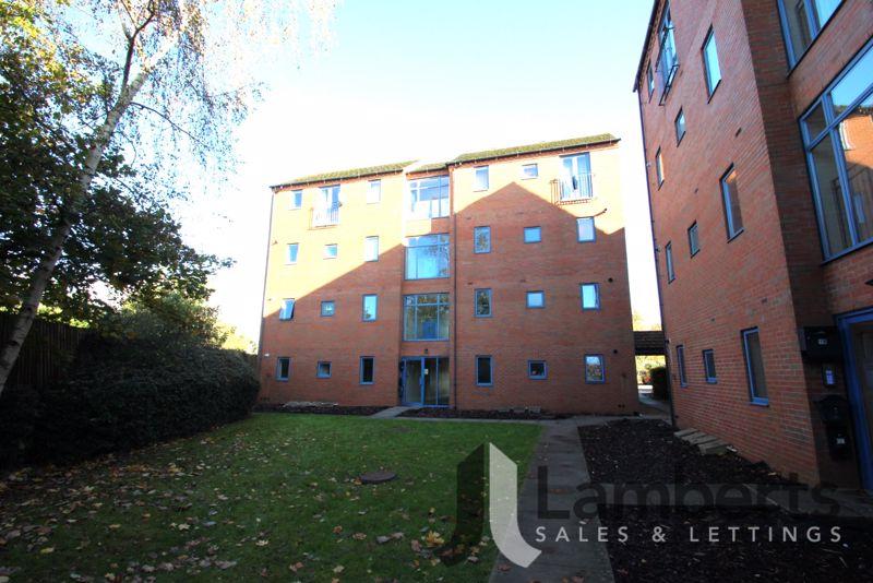 Clive Road, Enfield, Redditch 2 bed apartment - £125,000