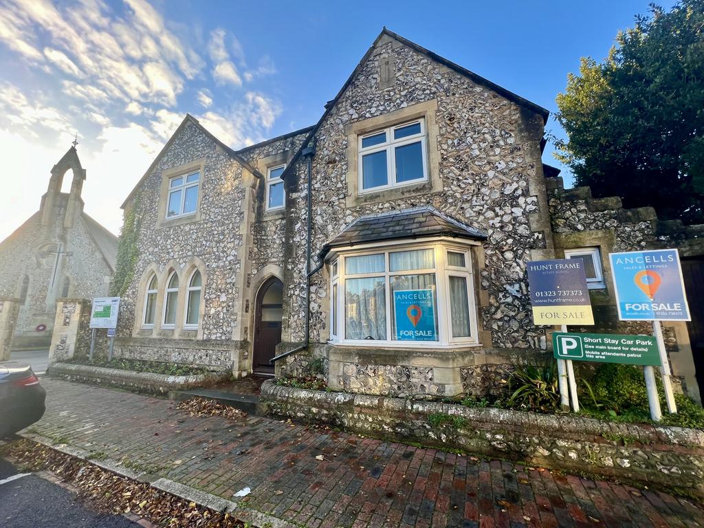 Willingdon Road, Eastbourne BN21 4 bed detached house - £465,000
