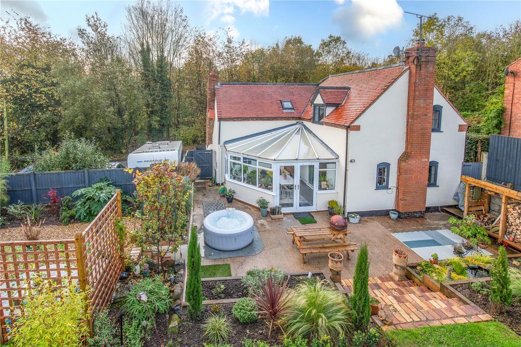 Fern Cottage, 6 Frith Common... 4 bed detached house for sale - £475,000
