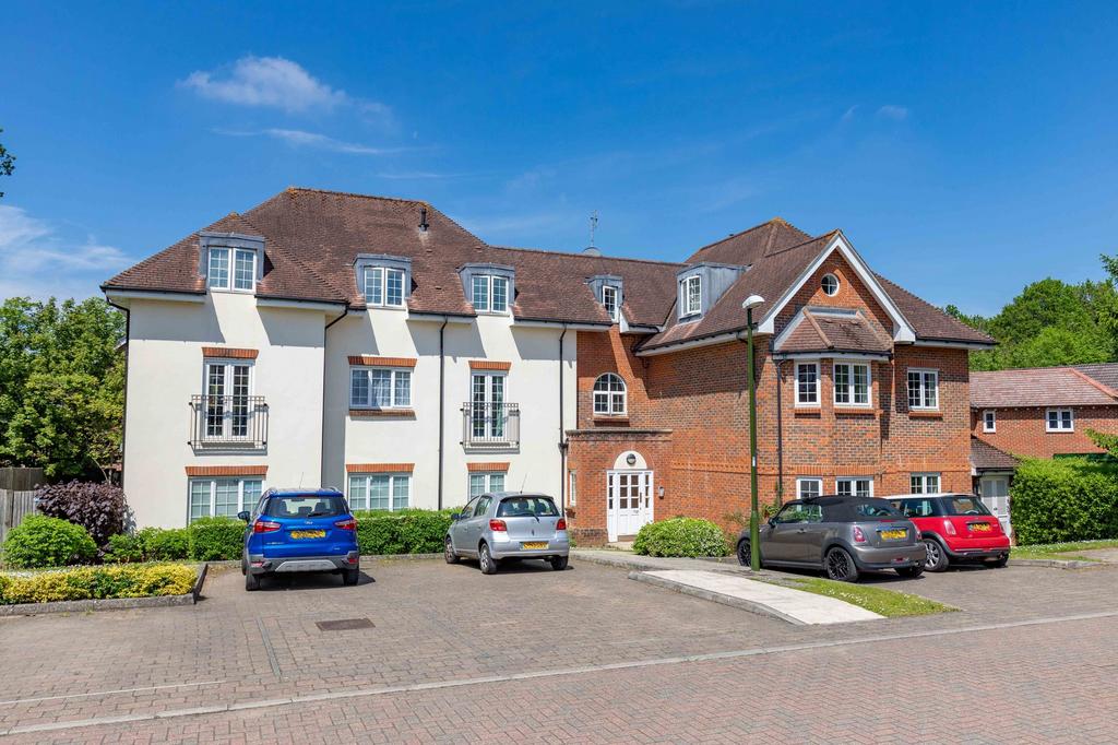Crawley, Crawley RH10 1 bed flat - £220,000