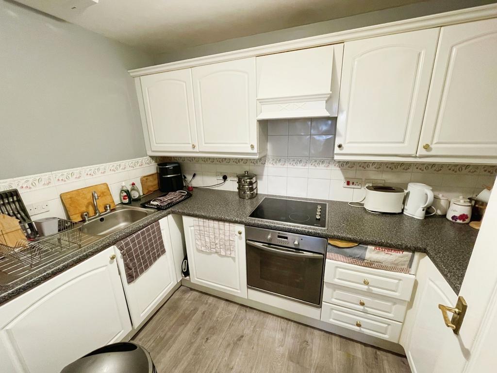 Heathcote Close, Dukes Manor, Chester, CH2 2 bed flat for sale - £150,000