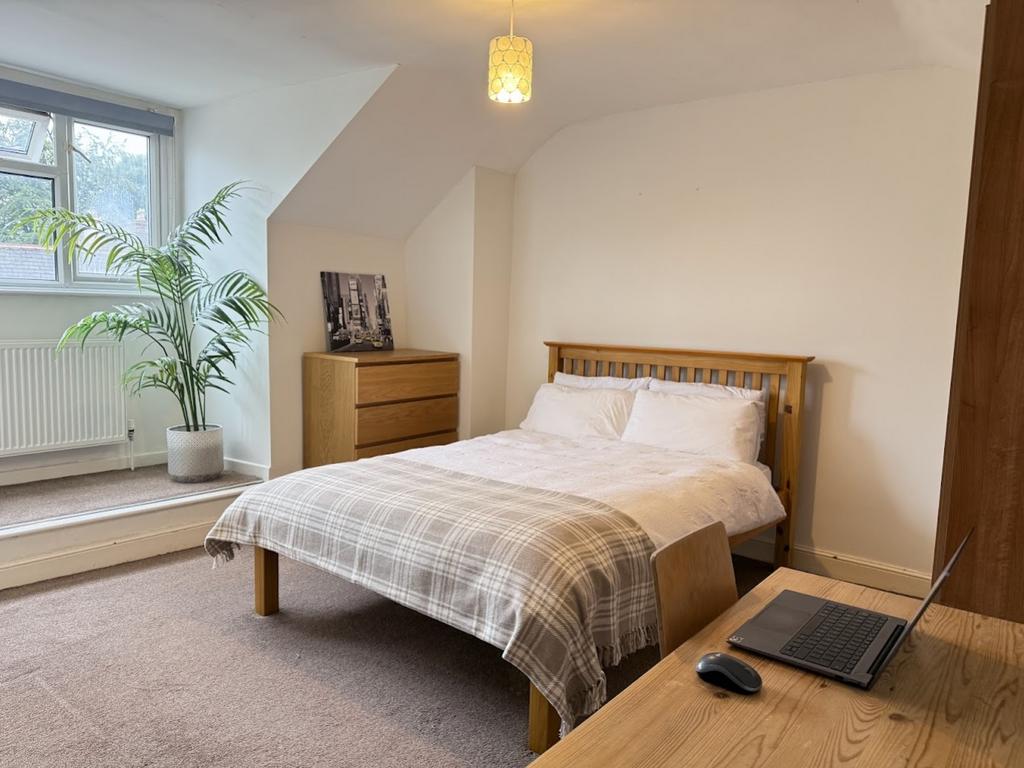 5 Tudor Grove, Nottingham 4 bed terraced house - £2,513 pcm (£580 pw)