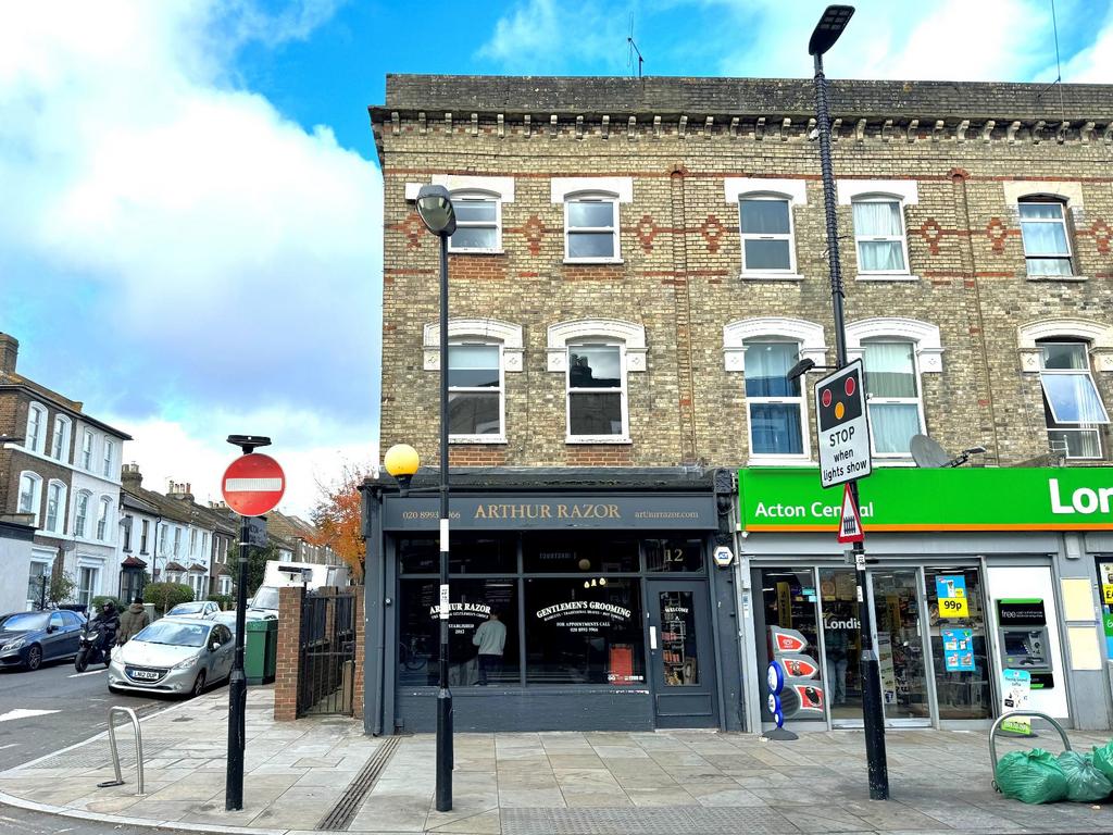 Churchfield Road, London 2 bed apartment - £800,000