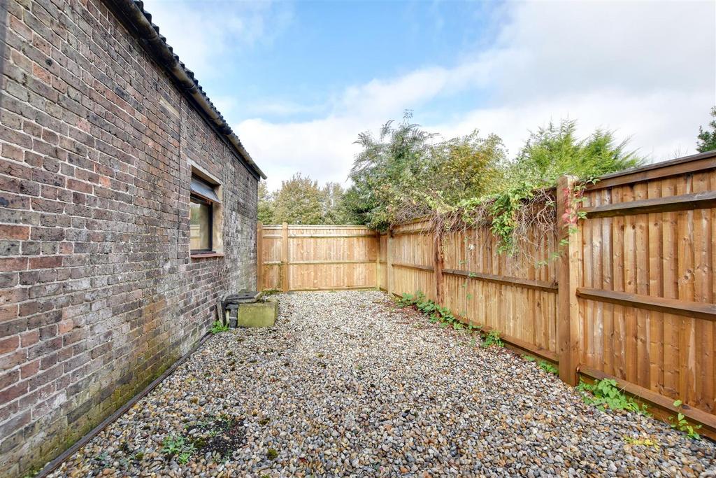Wish Street, Rye Shop - £1,500 pcm (£346 pw)