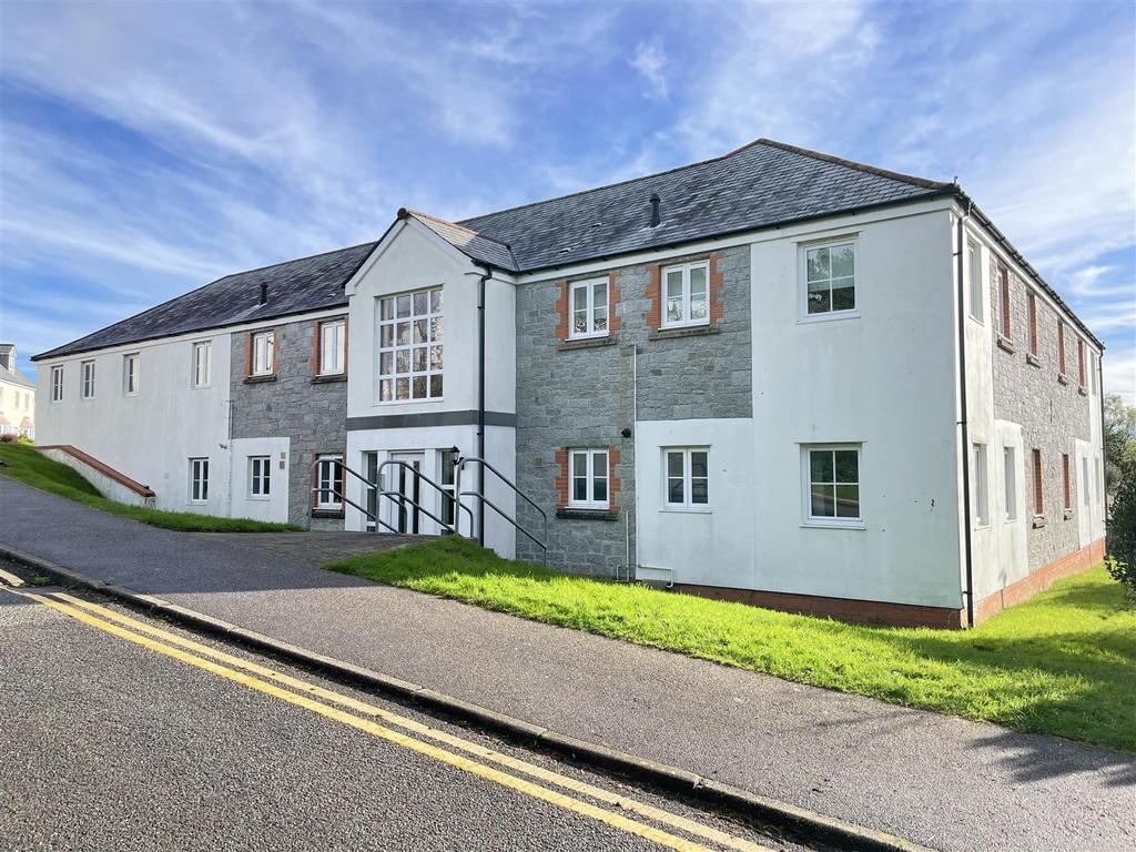 Rashleigh Grove, St. Austell 1 bed apartment - £120,000