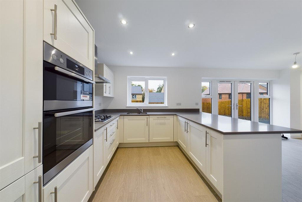 Barnaby Way, Jameson Manor, Newcastle... 4 bed property - £2,500 pcm (£ ...