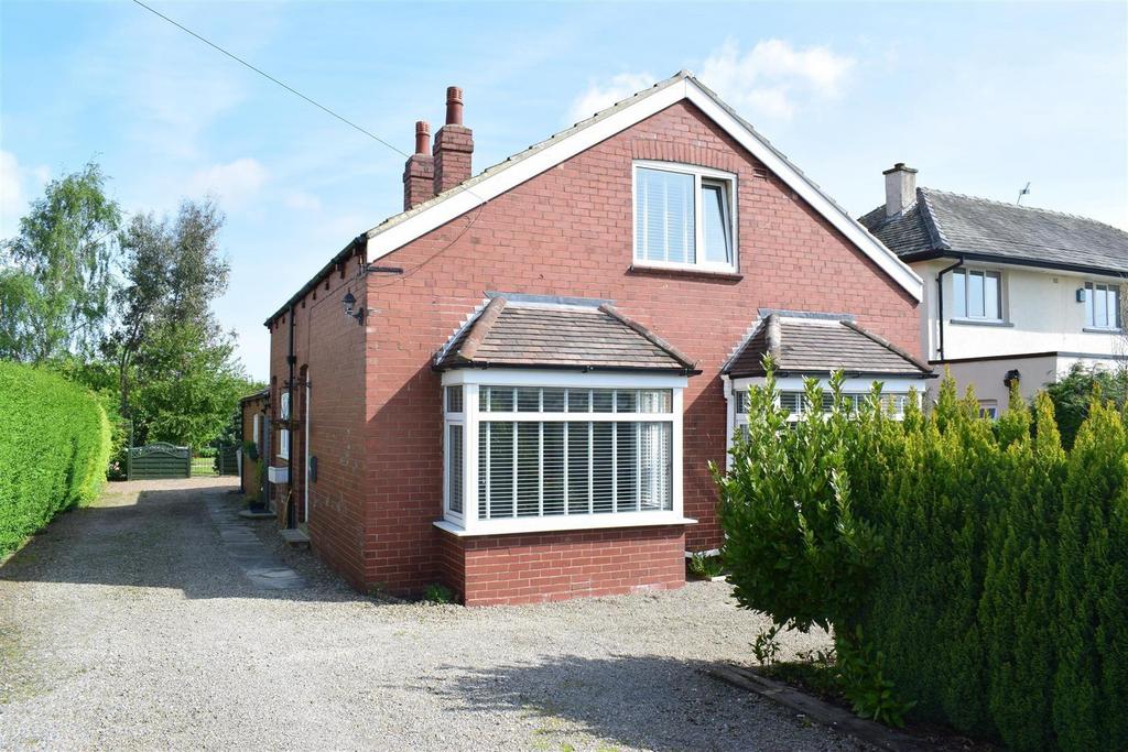 Rakehill Road, Scholes, Leeds 4 bed detached house - £450,000