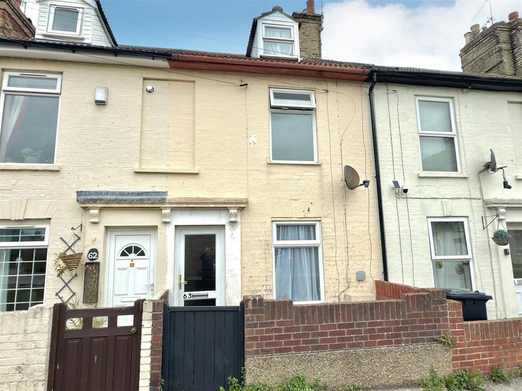 Tonning Street, Lowestoft 3 bed terraced house - £105,000