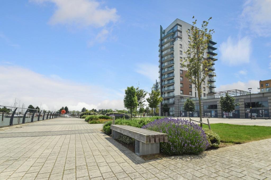 Pegasus Way, Gillingham ME7 2 bed apartment - £280,000