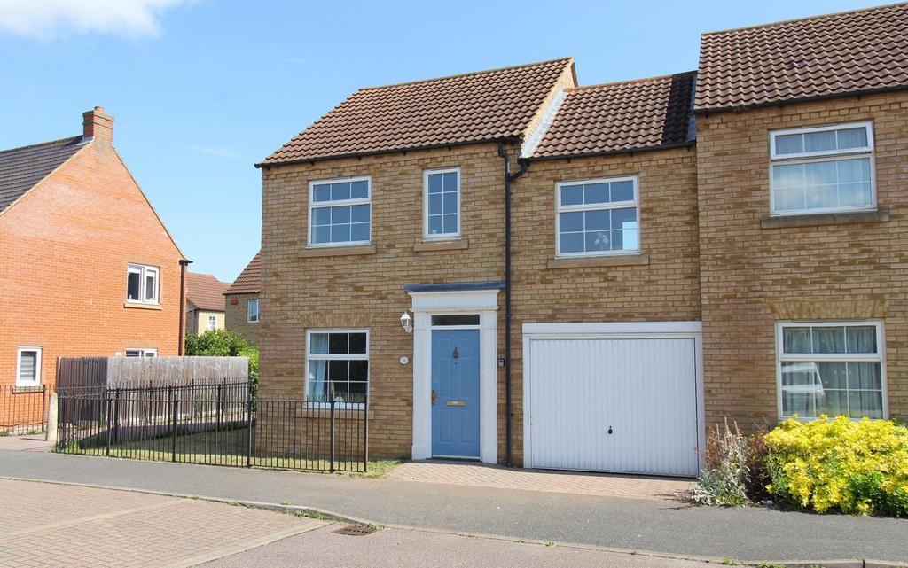 Chapman Way, Eynesbury PE19 3 bed end of terrace house for sale - £280,000