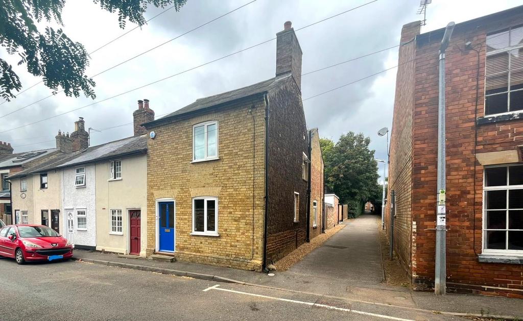 Horslow Street, Potton SG19 2 bed end of terrace house - £400,000
