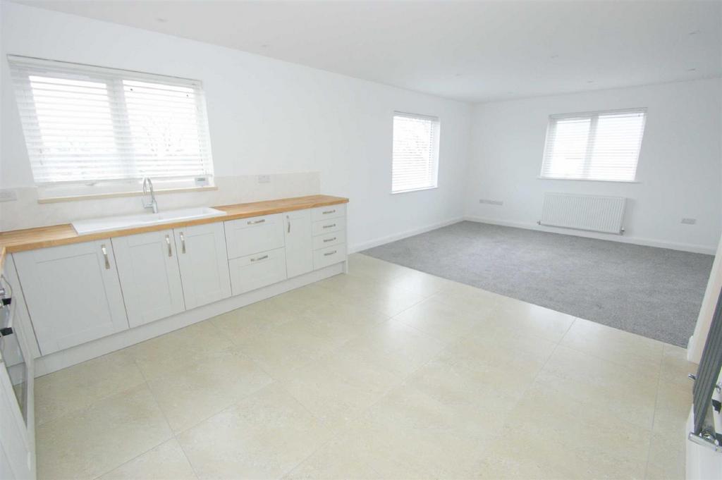 Freeman Gardens, Leeds 2 bed flat - £850 pcm (£196 pw)