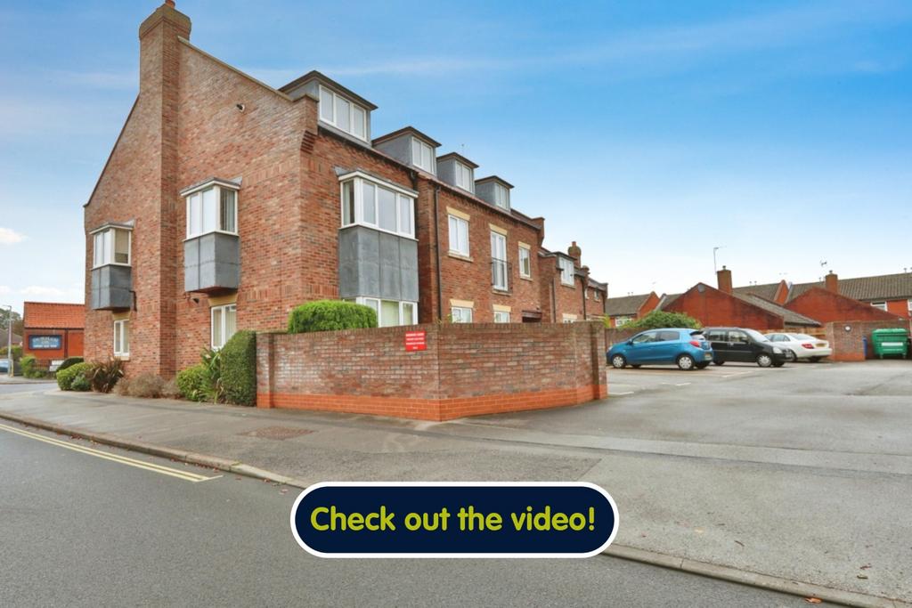 26 Corporation Road, Beverley, HU17 9HG 2 bed apartment - £180,000