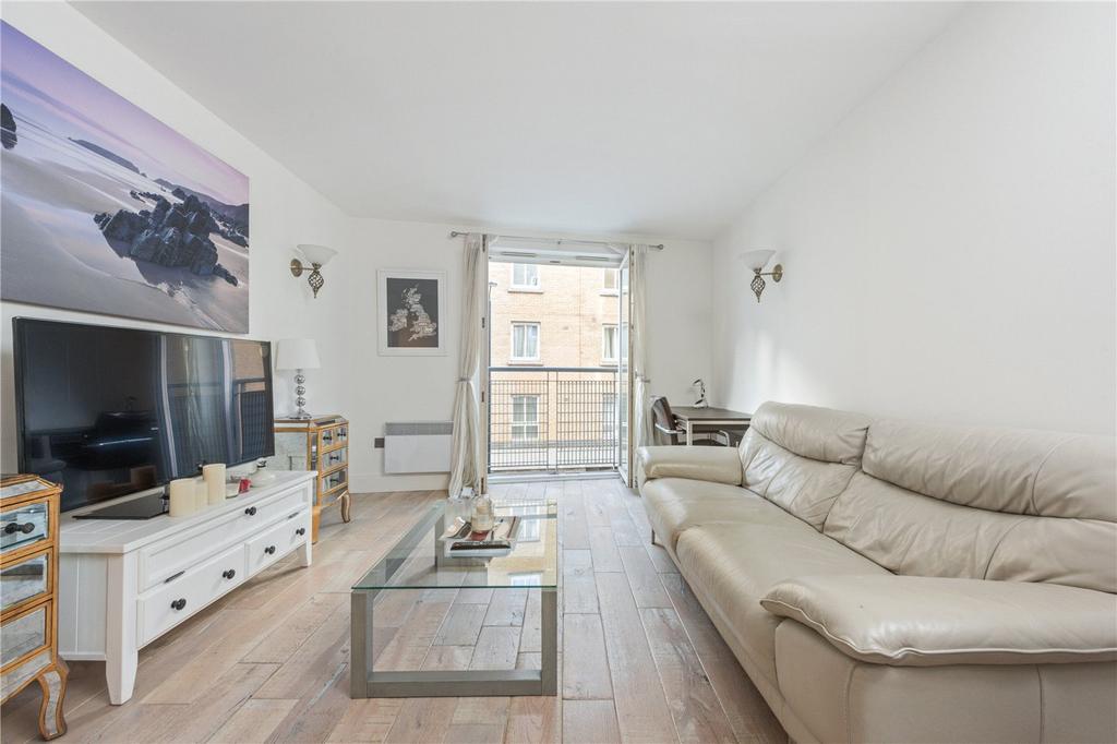 Plumbers Row, London, E1 1 bed apartment - £360,000
