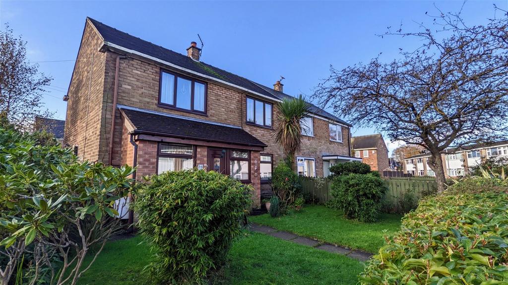 Aspen Way, Skelmersdale WN8 3 bed semi-detached house for sale - £130,000