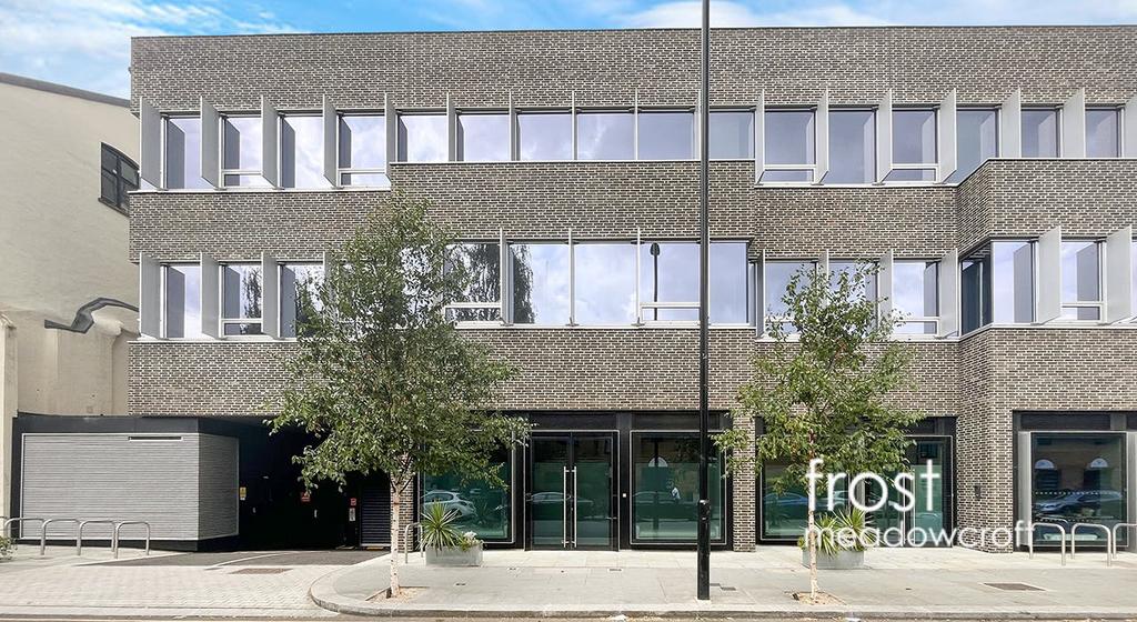 Notting Hill W11 Office to rent - £7,283 pcm (£1,681 pw)