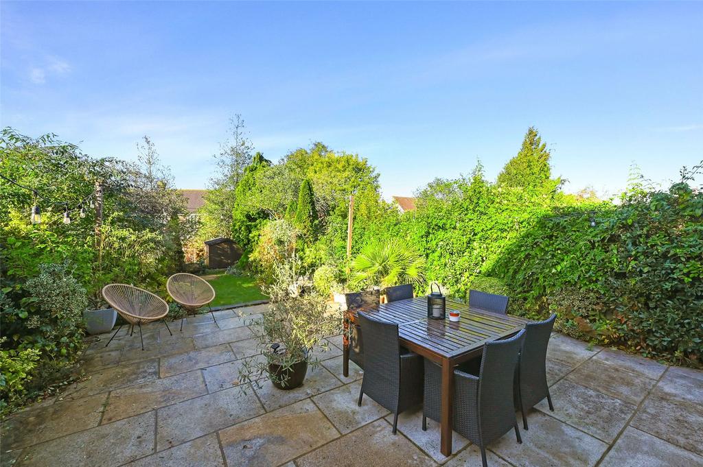 Vicarage Lane Great Baddow Chelmsford Essex Cm2 4 Bed Semi Detached