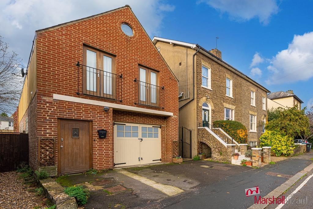 Church Road, Watford, WD17 2 bed apartment - £1,650 pcm (£381 pw)