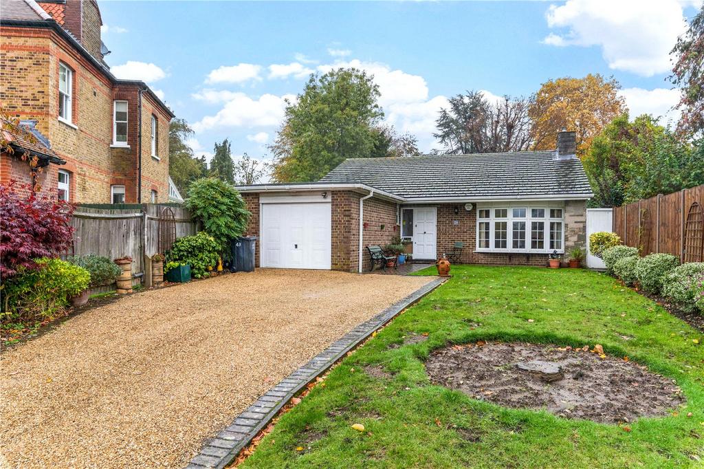 Shawfield Park, Bromley, BR1 3 bed bungalow - £850,000