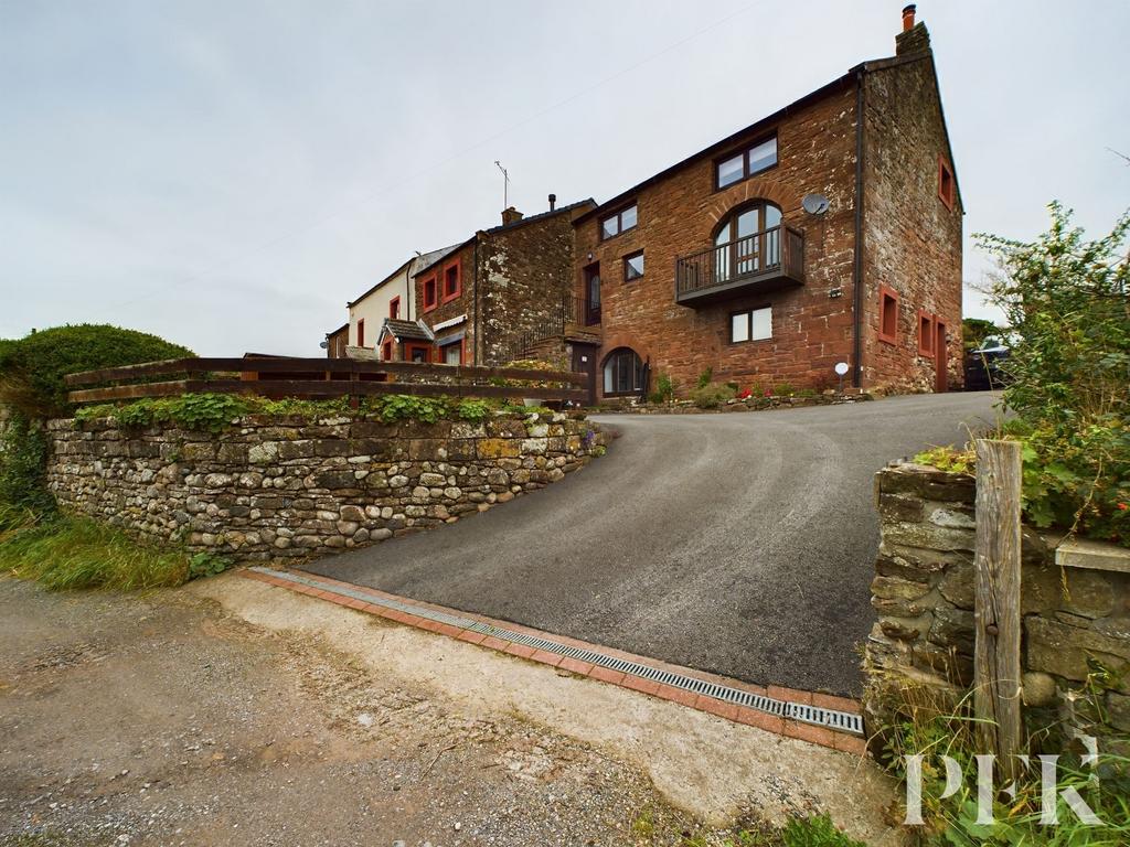 Egremont CA22 5 bed barn conversion - £450,000