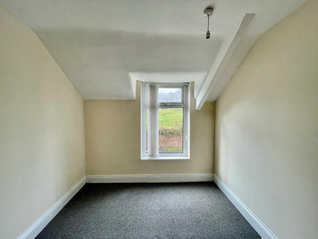 Glencoe Terrace, Rowlands Gill NE39 2 bed terraced house - £600 pcm (£ ...