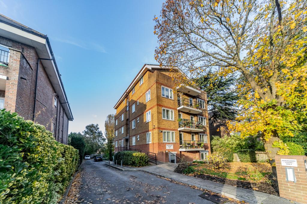 Station Road, New Barnet EN5 2 bed flat for sale - £425,000