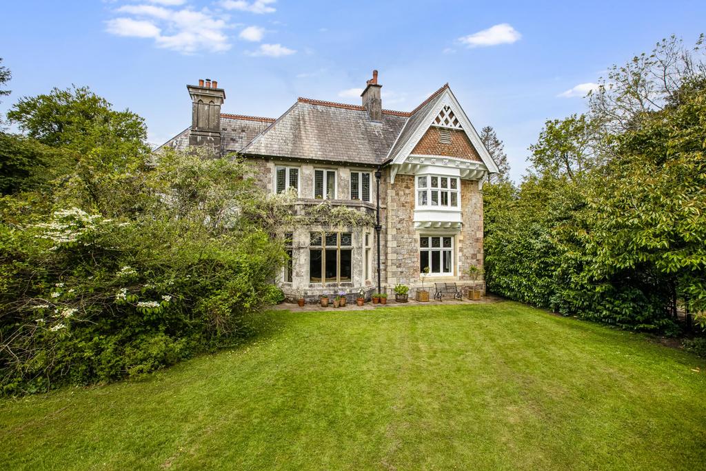 Hawson Court, Buckfastleigh, Devon, TQ11 4 bed semi-detached house for ...