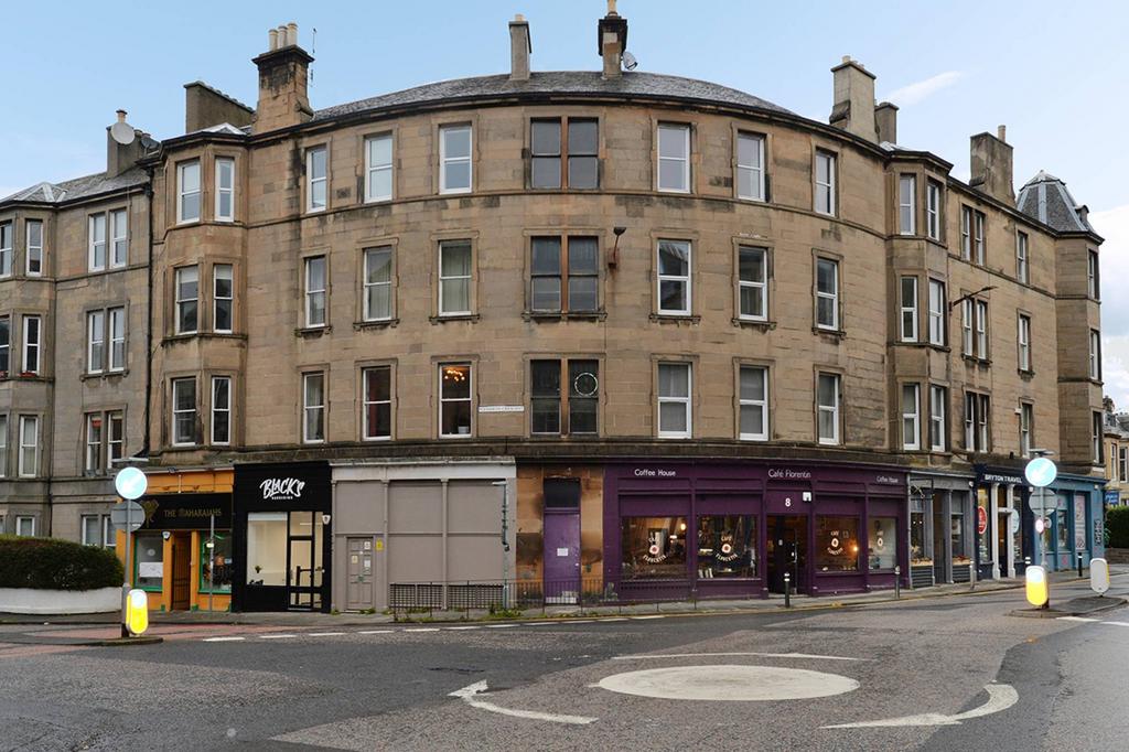 10/4 Polwarth Crescent, Polwarth, Edinburgh, EH11 1HW 3 bed flat for ...