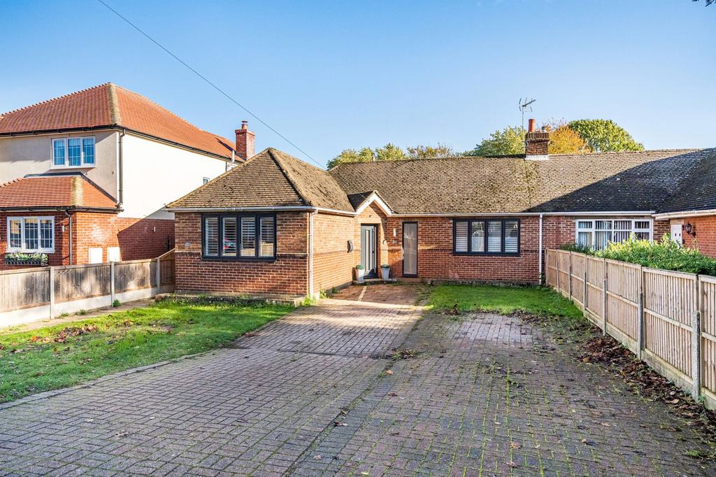 Hempstead Road, Gillingham ME7 3 bed semi-detached bungalow - £575,000