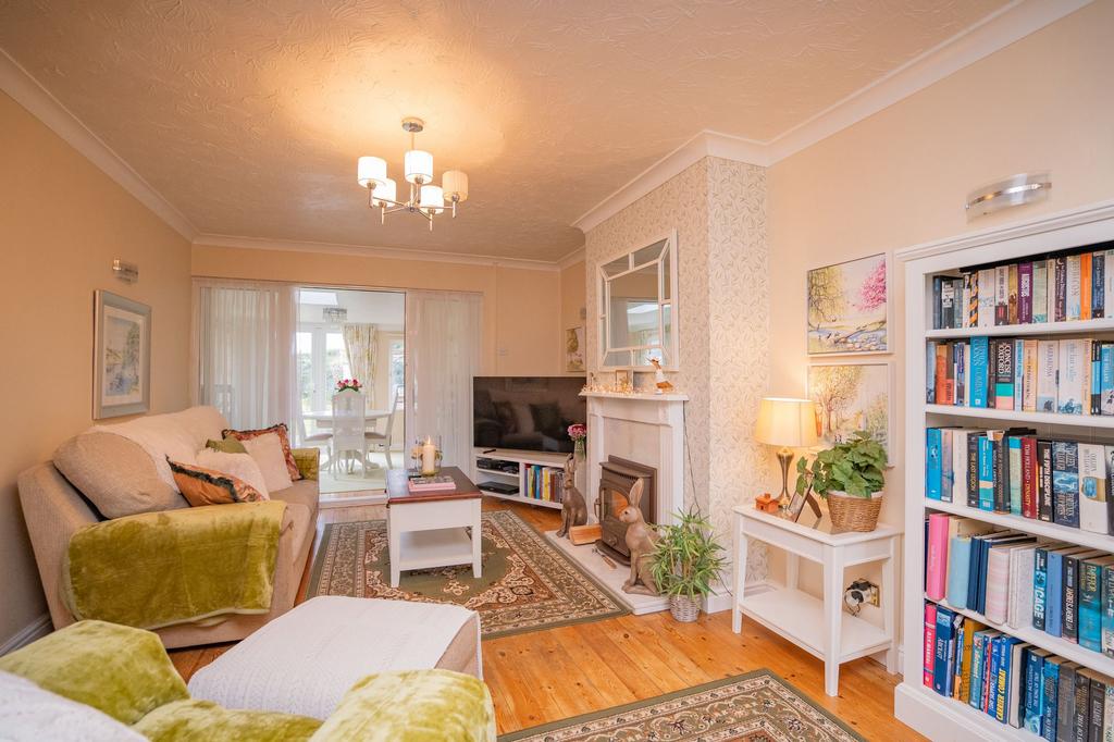 Myatt Road, Offenham, WR11 3 bed semi-detached house for sale - £295,000