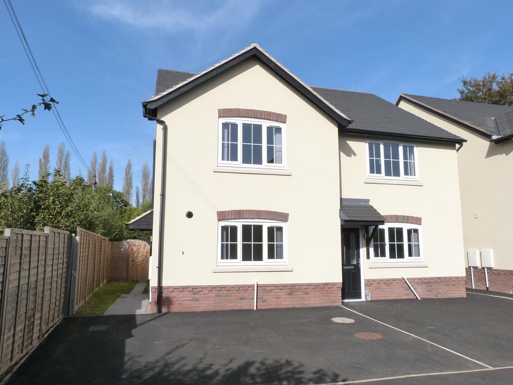 Snowdrop Way, Rushwick 2 bed semi-detached house - £1,000 pcm (£231 pw)