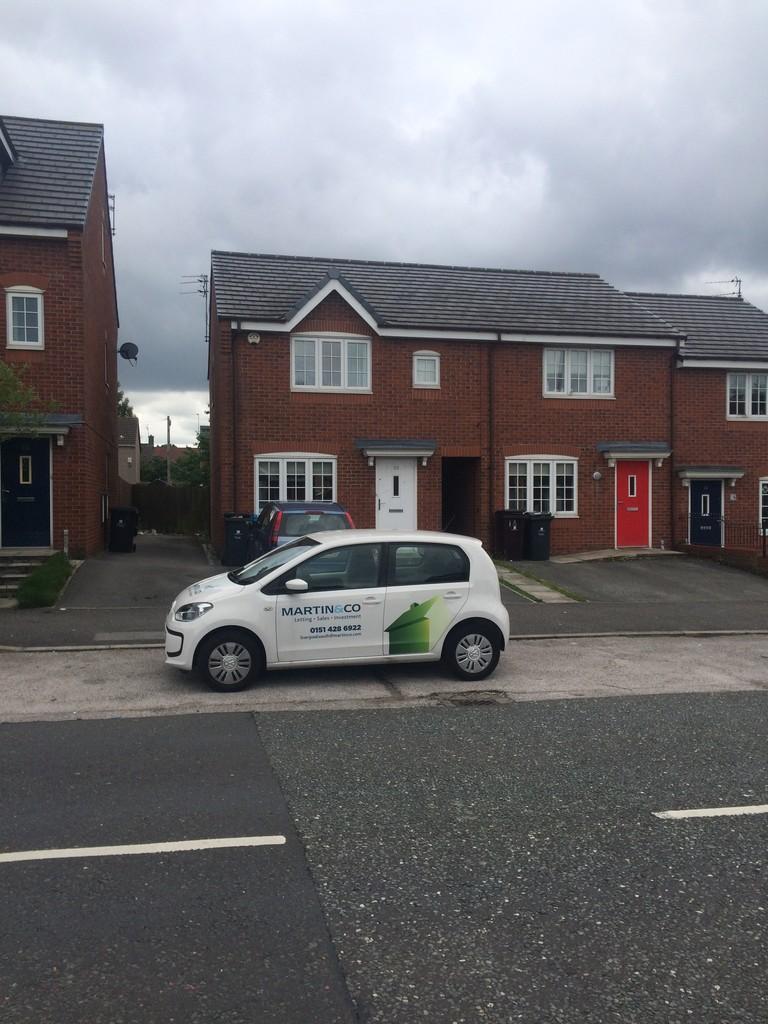 James Holt Avenue, Kirkby, Liverpool 3 bed semi-detached house - £115,000
