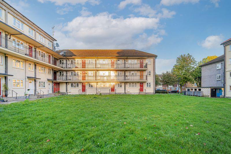 Erica House, Acacia Road, London, N22 1 bed apartment for sale - £200,000