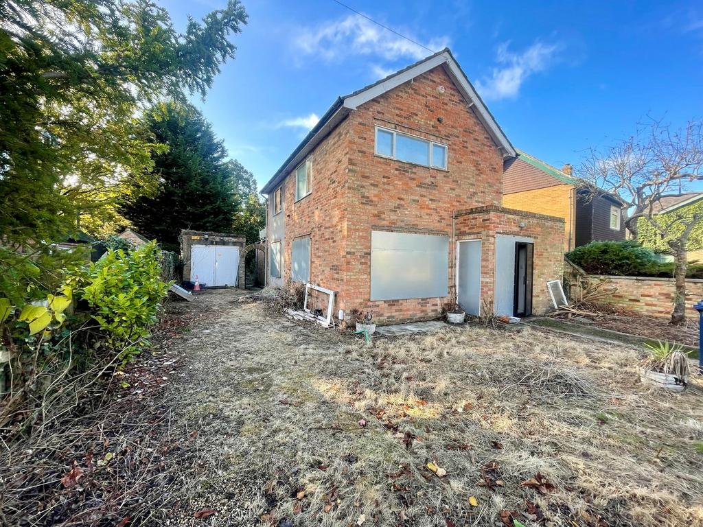 High Street, Brampton, Huntingdon, PE28 3 bed detached house - £325,000