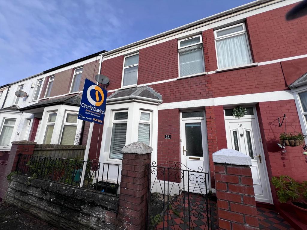 Lewis Street, Barry, CF62 3 bed terraced house - £189,000