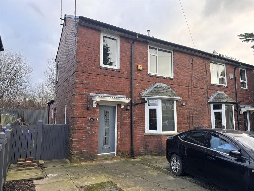 Rochdale, Greater Manchester OL16 3 bed semi-detached house - £895 pcm ...