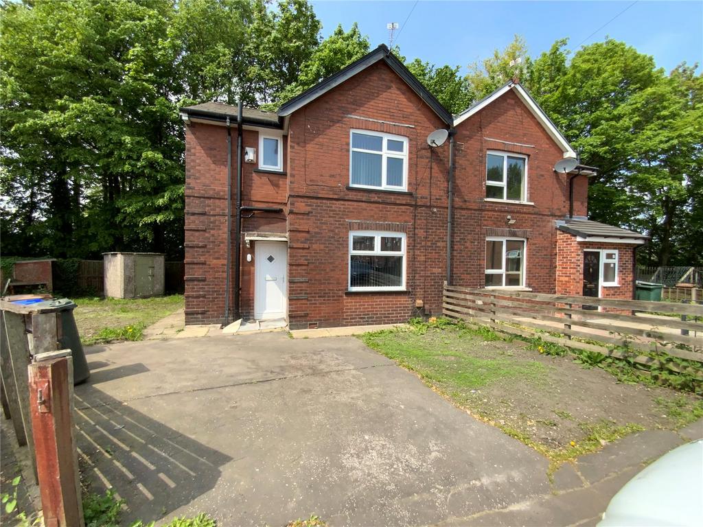 Rochdale, Greater Manchester OL11 3 bed semi-detached house - £190,000
