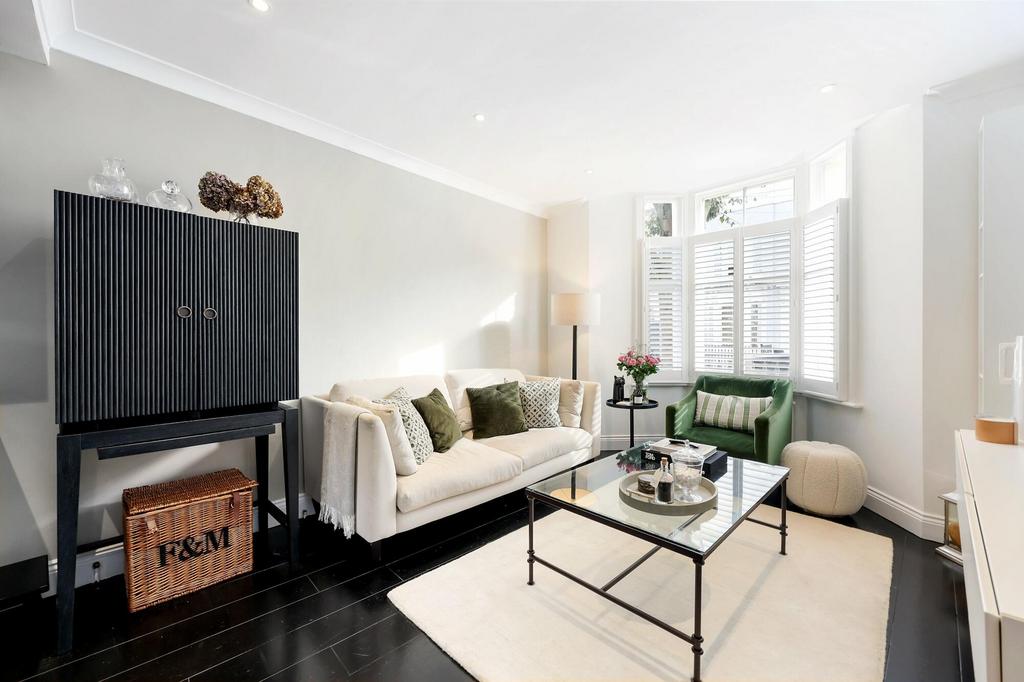 Antill Road, London E3 2 bed flat - £775,000