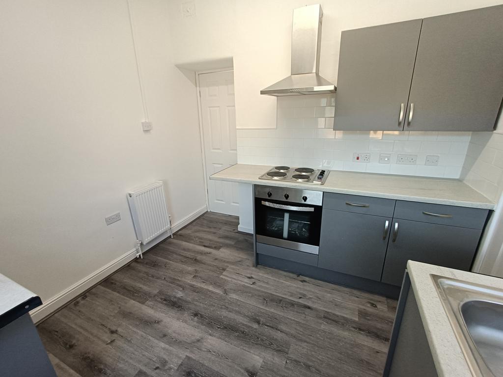 Hedon Road, Hull, HU9 3 bed end of terrace house - £675 pcm (£156 pw)