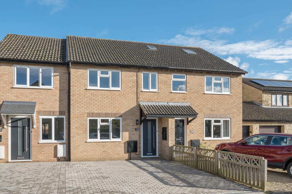 Thorney Ley, Witney, OX28 3 bed semi-detached house - £1,650 pcm (£381 pw)