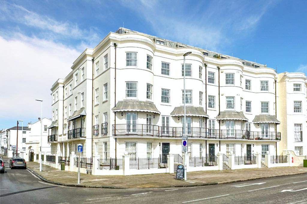 Nautilus, Marine Parade, Worthing, West Sussex, BN11 2 bed flat to rent ...