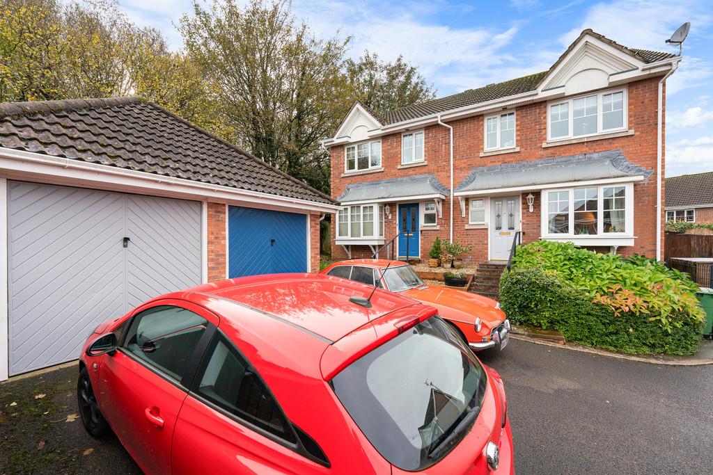 Plas Y Mynach, Radyr, Cardiff 3 bed semi-detached house - £350,000